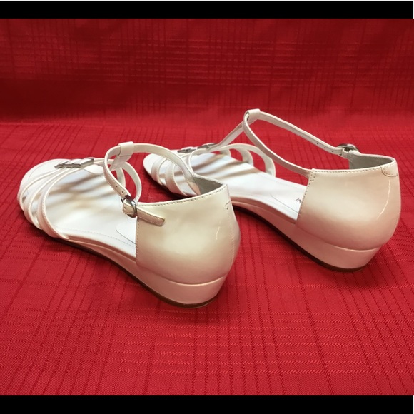 Enzo Angiolini | Shoes | Enzo Angiolini Cute White Sandals | Poshmark